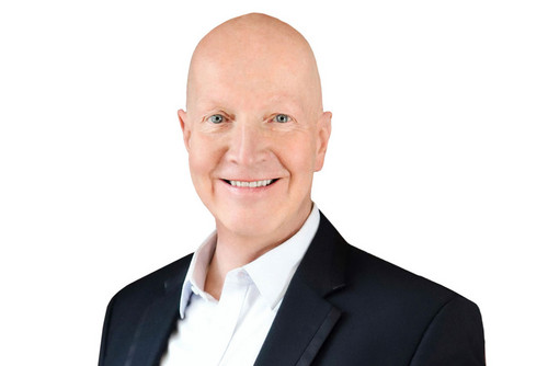 René Déry, chargé de cours de la FEP reçoit la plus haute distinction ...